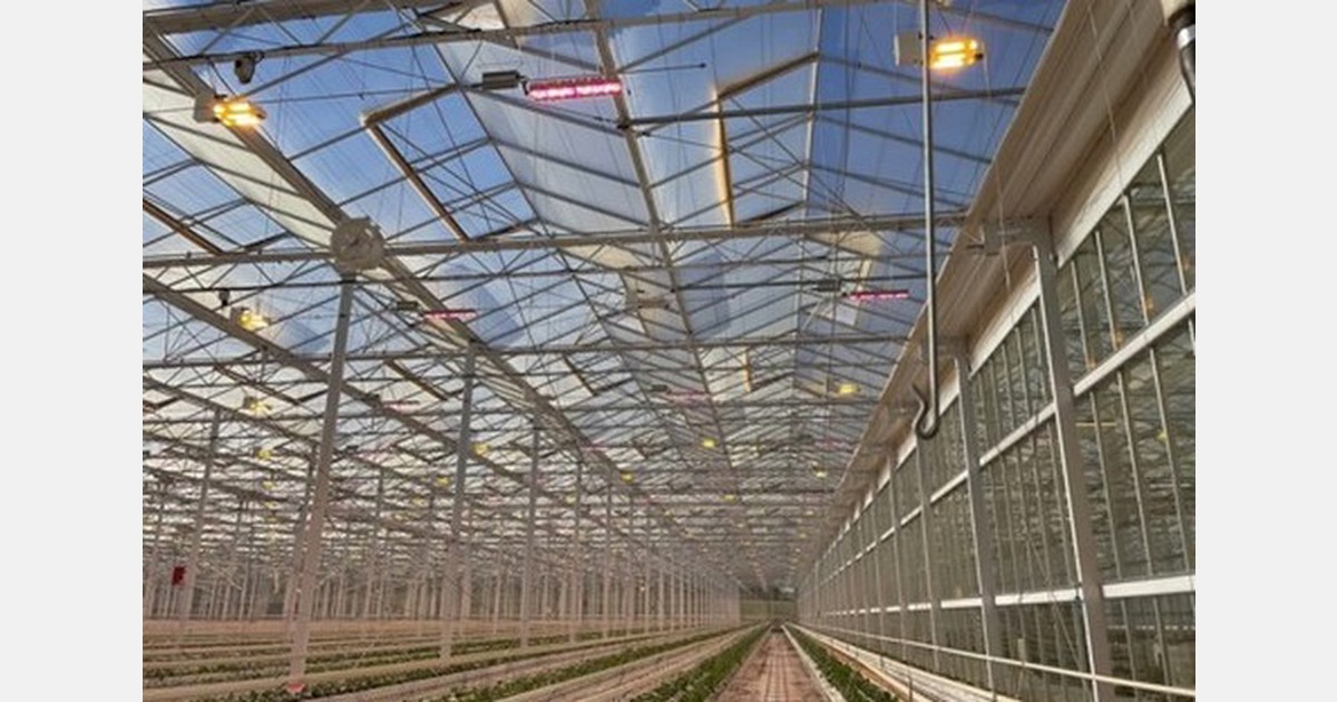 Acuity to acquire Arize family of horti lighting from Current