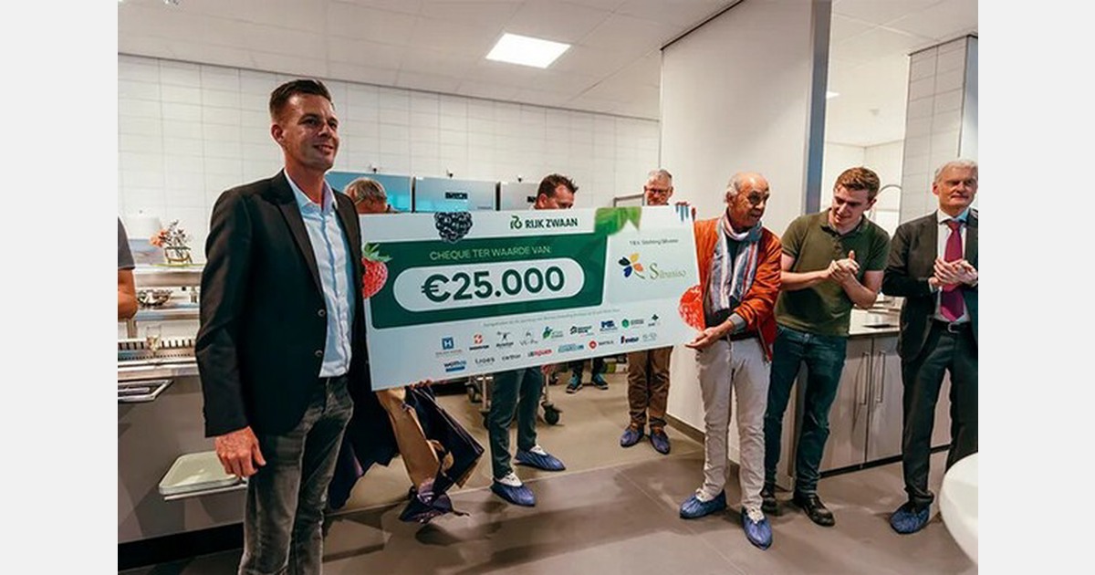 Rijk Zwaan opens new breeding greenhouse for berries