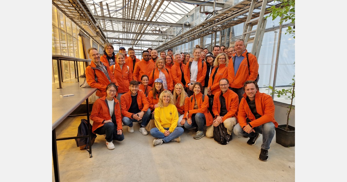 It's not just bananas in this Icelandic greenhouse